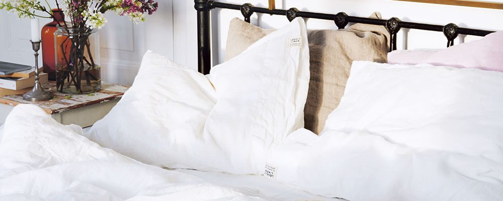 Ložnice ve stylu Provence: Přírodní materiály a světlé barvy - HOME